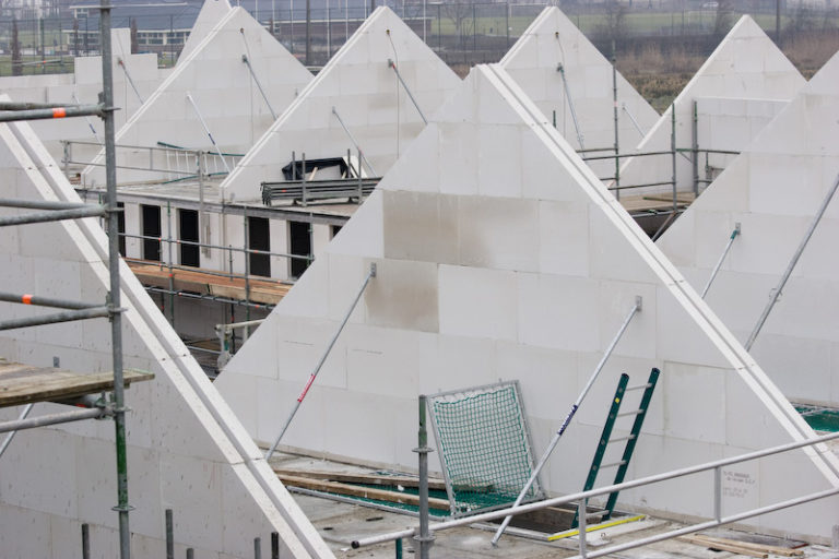 Kalkzandsteen verlijming fundatie - kimmen, opperen en lijmen van ...